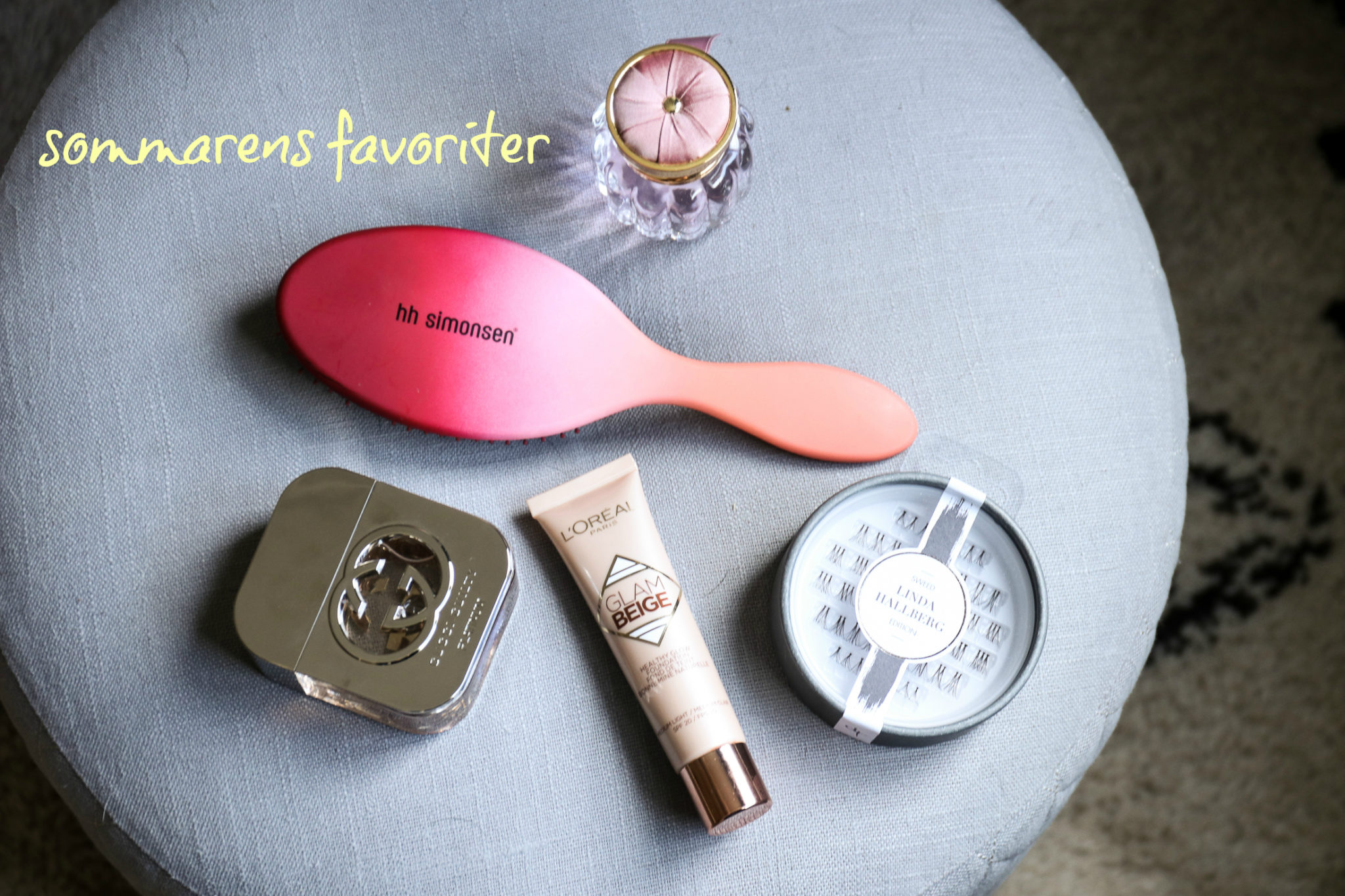 billig hårborste, lätt foundation, sommar parfym & singelfransar – Elin ...